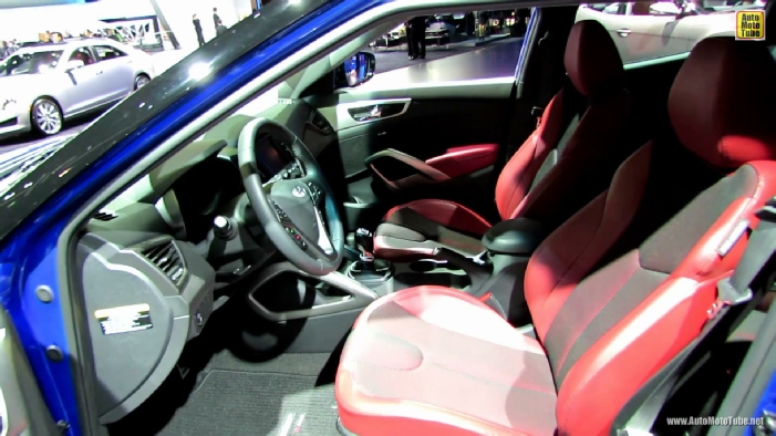 2014 Hyundai Veloster R-Spec at 2013 Los Angeles Auto Show
