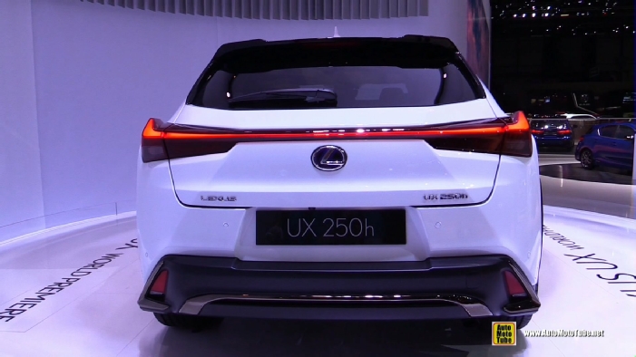 2019 Lexus UX 250h at 2018 Geneva Motor Show